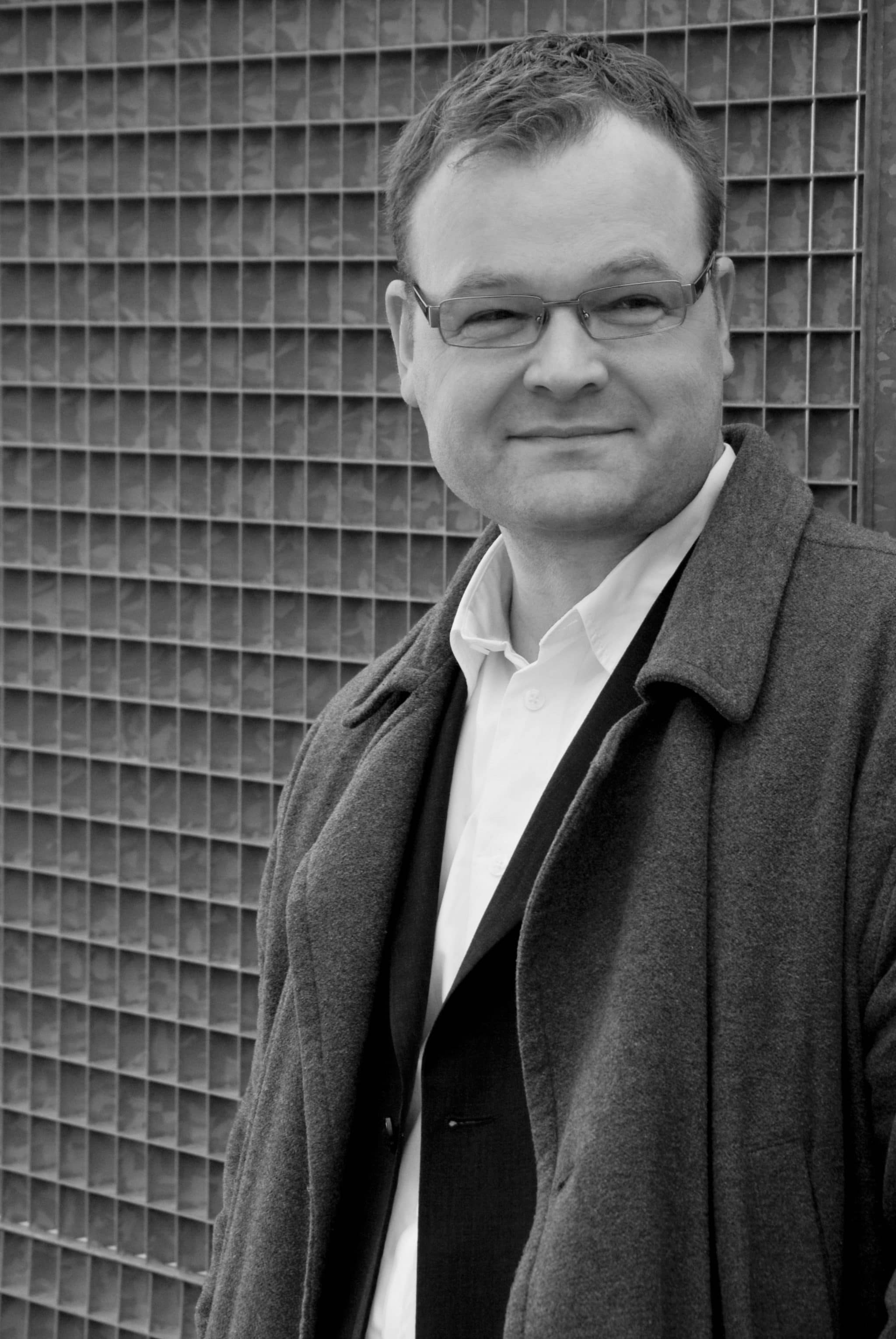 Tribes - Das Heim von Dirk Koeppe - Bücher wie Sterne